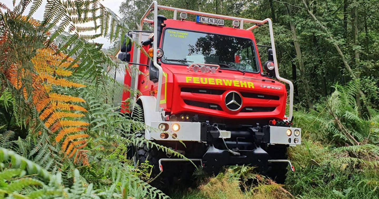 Unimog fire-fighting vehicle in Ennepetal is also used for clearing snow.