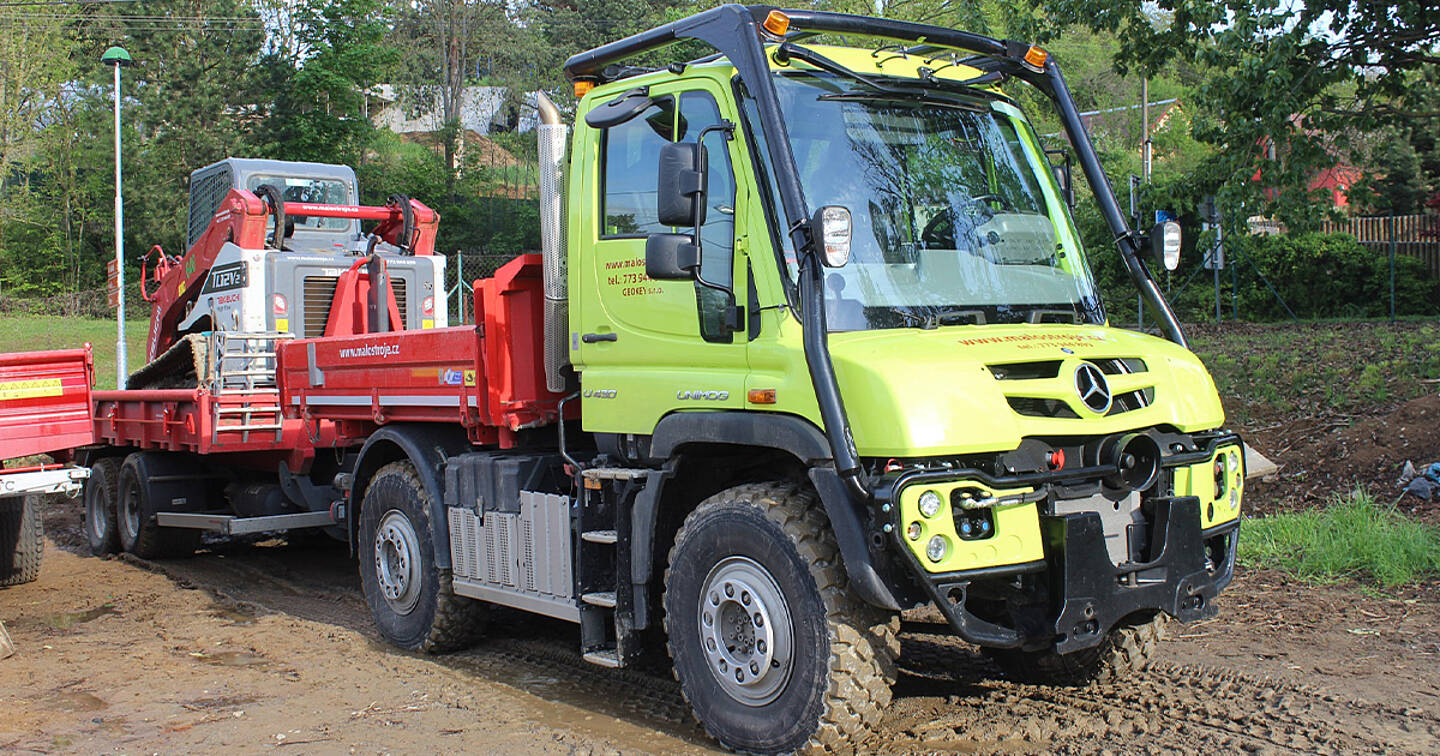 Unimog U 430 en action en République tchèque.