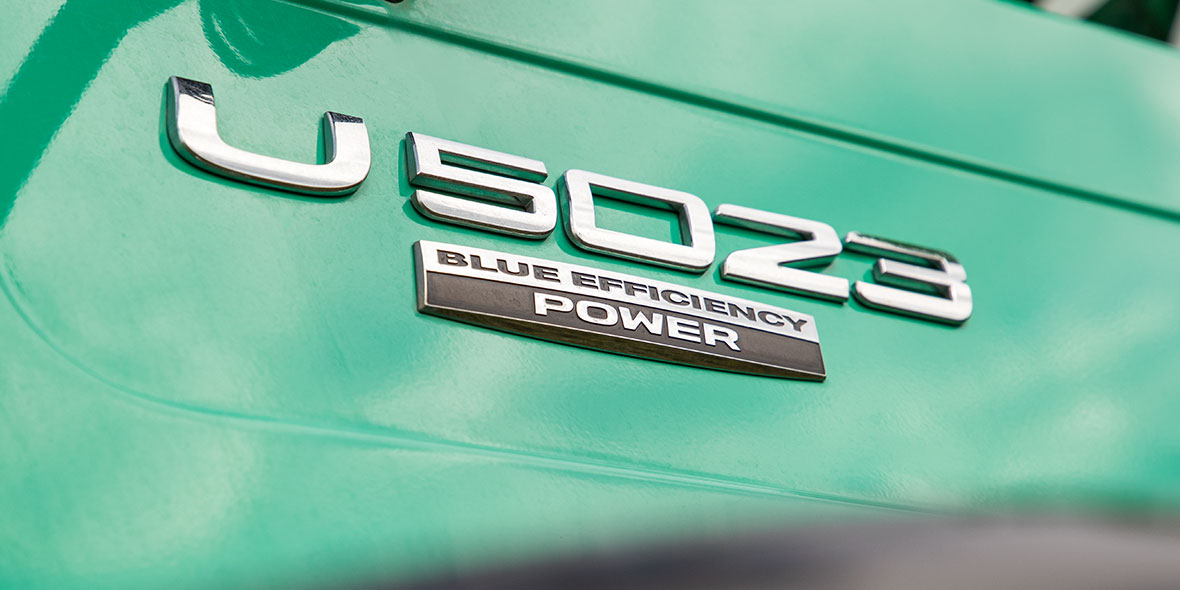 Unimog U 5023 self-propelled crop sprayer quickly and efficiently in ...