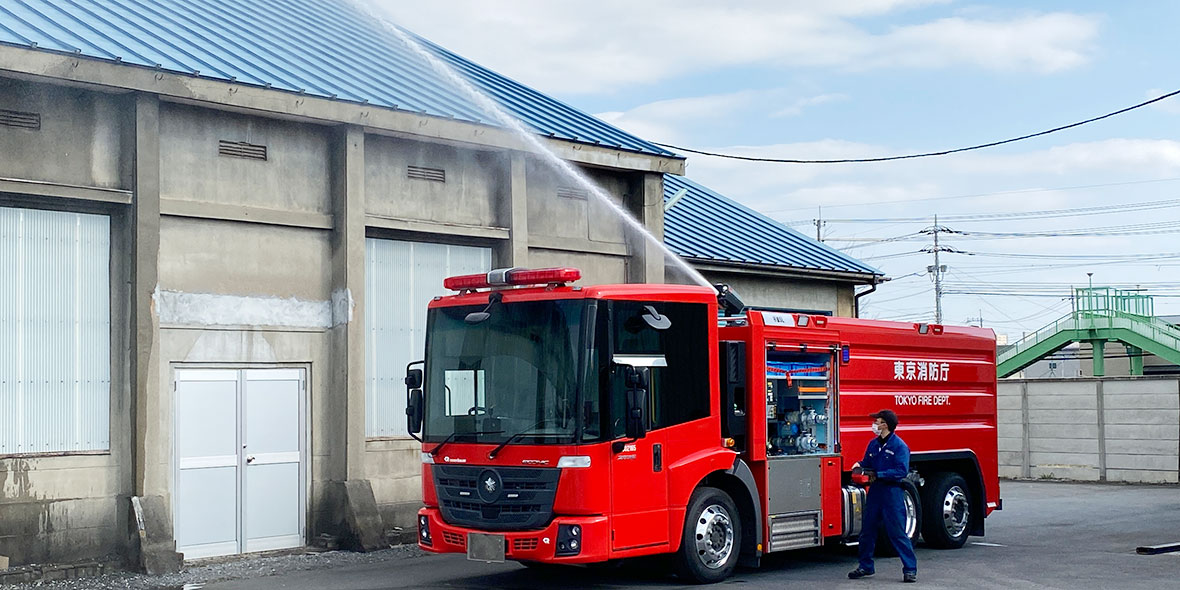Econic water tender reinforces the fleet of the Tokyo Fire Department.