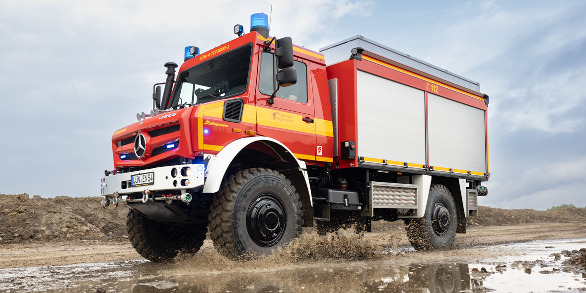The Unimog U 5023 supports the Lünen fire service.