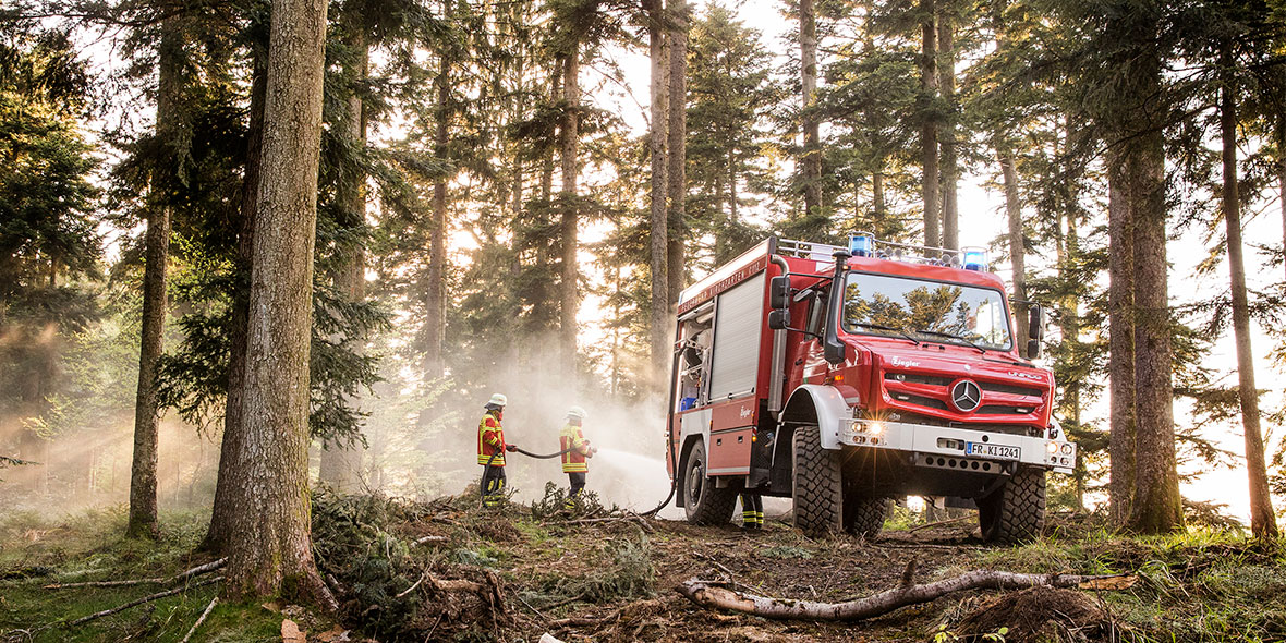 The Unimog is equipped to tackle vegetation fires and other important ...