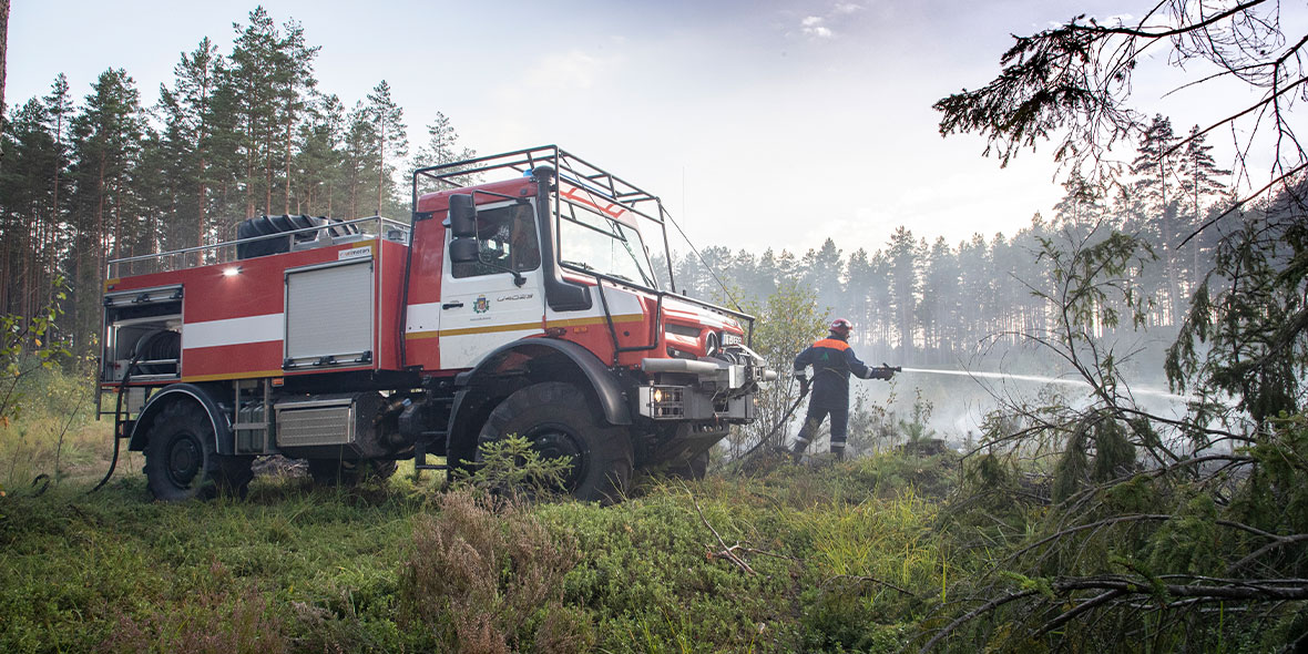 The Unimog fighting fires in Latvia's forests.